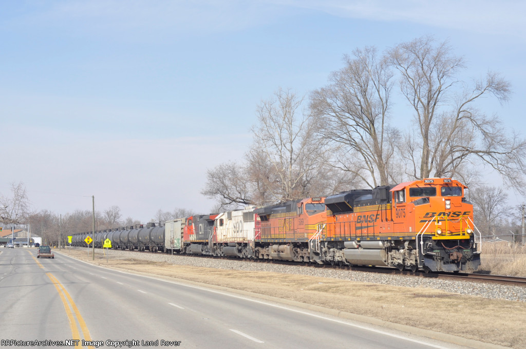 BNSF 9075 On NS 64 Q Eastbound